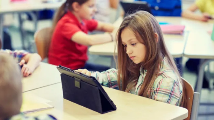 Seesaw vs. Google Classroom: What's the Best Management App for Your ...